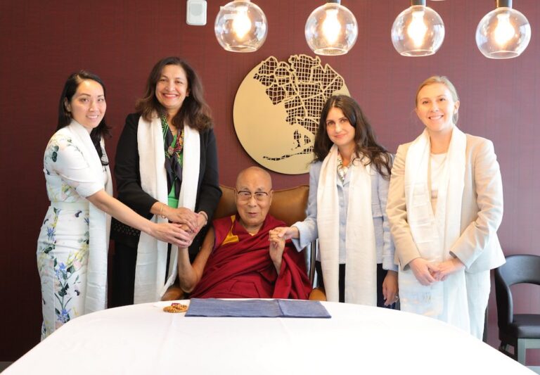 US Special Coordinator for Tibetan issues meets the Dalai Lama in New ...